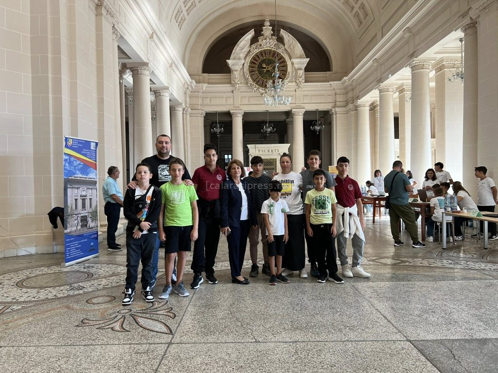 Elevii de la Clubul Vultech Code Kids, prezenți la Hackathonul de la ...
